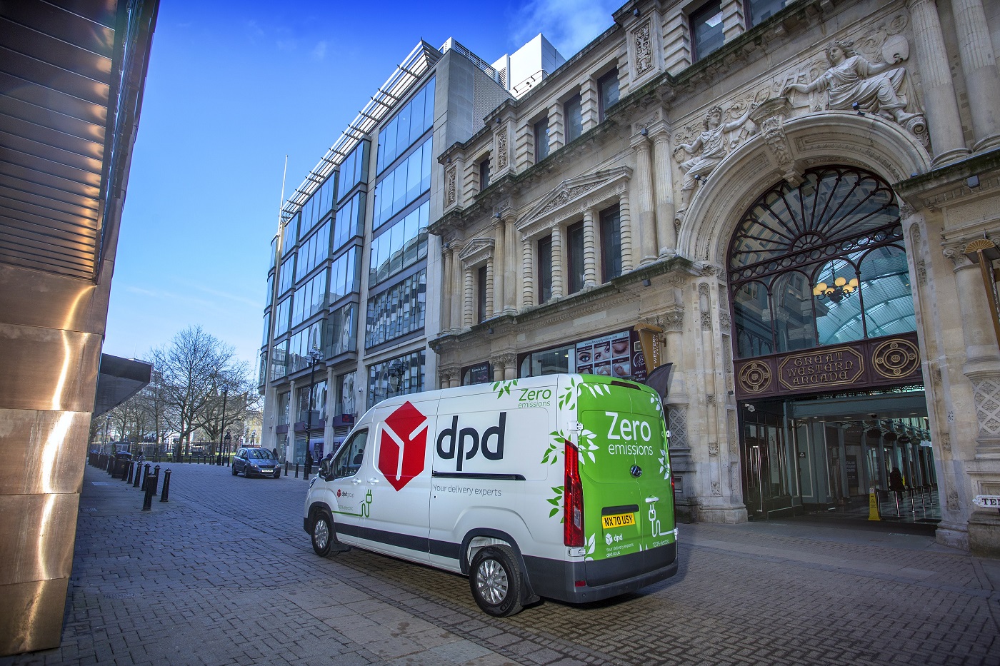 DPD UK double sa flotte de véhicules électriques | Geopost