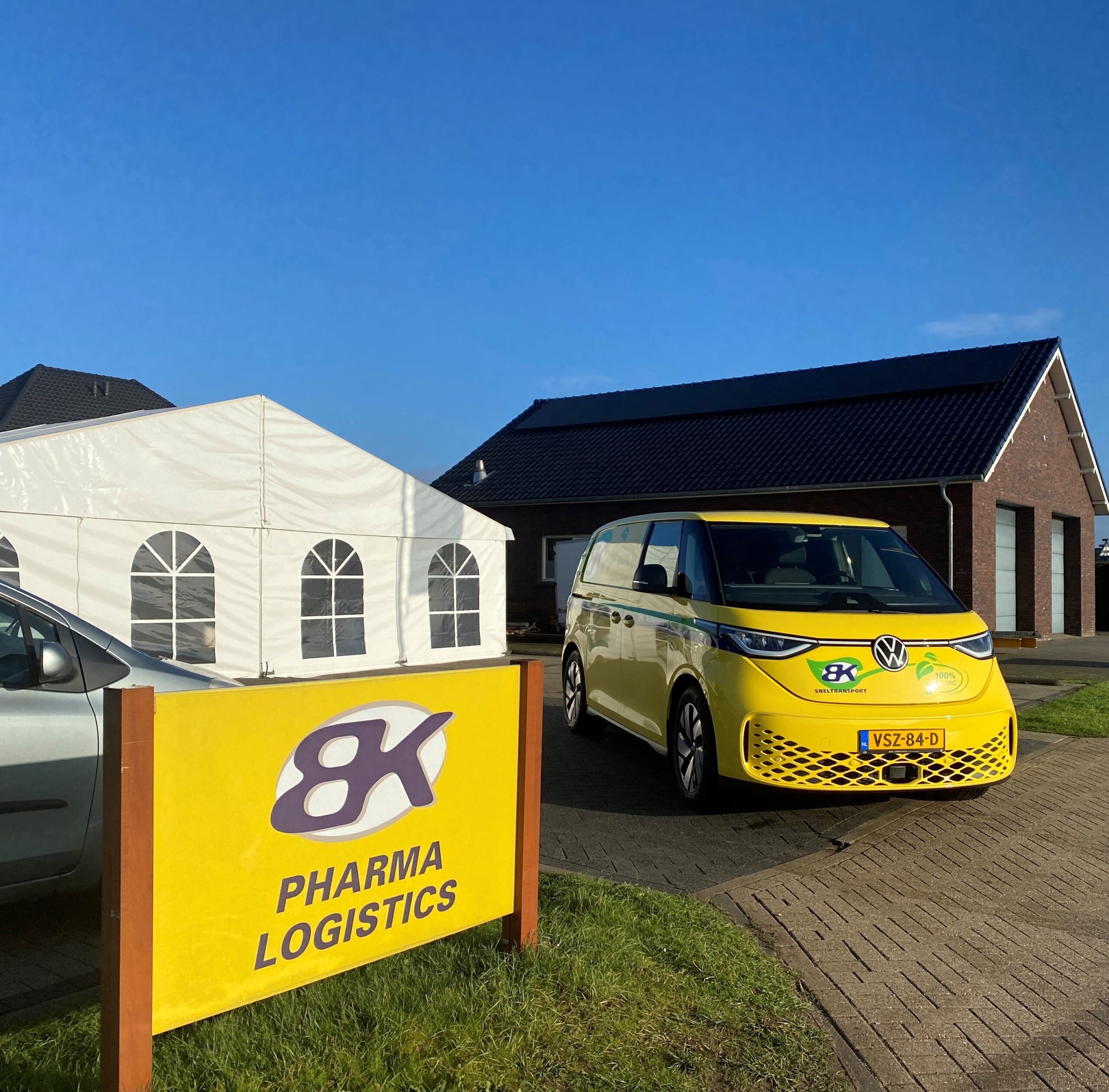 BK Pharma Logistics, first company in the Netherlands to use the Volkswagen ID. Buzz Cargo | Geopost