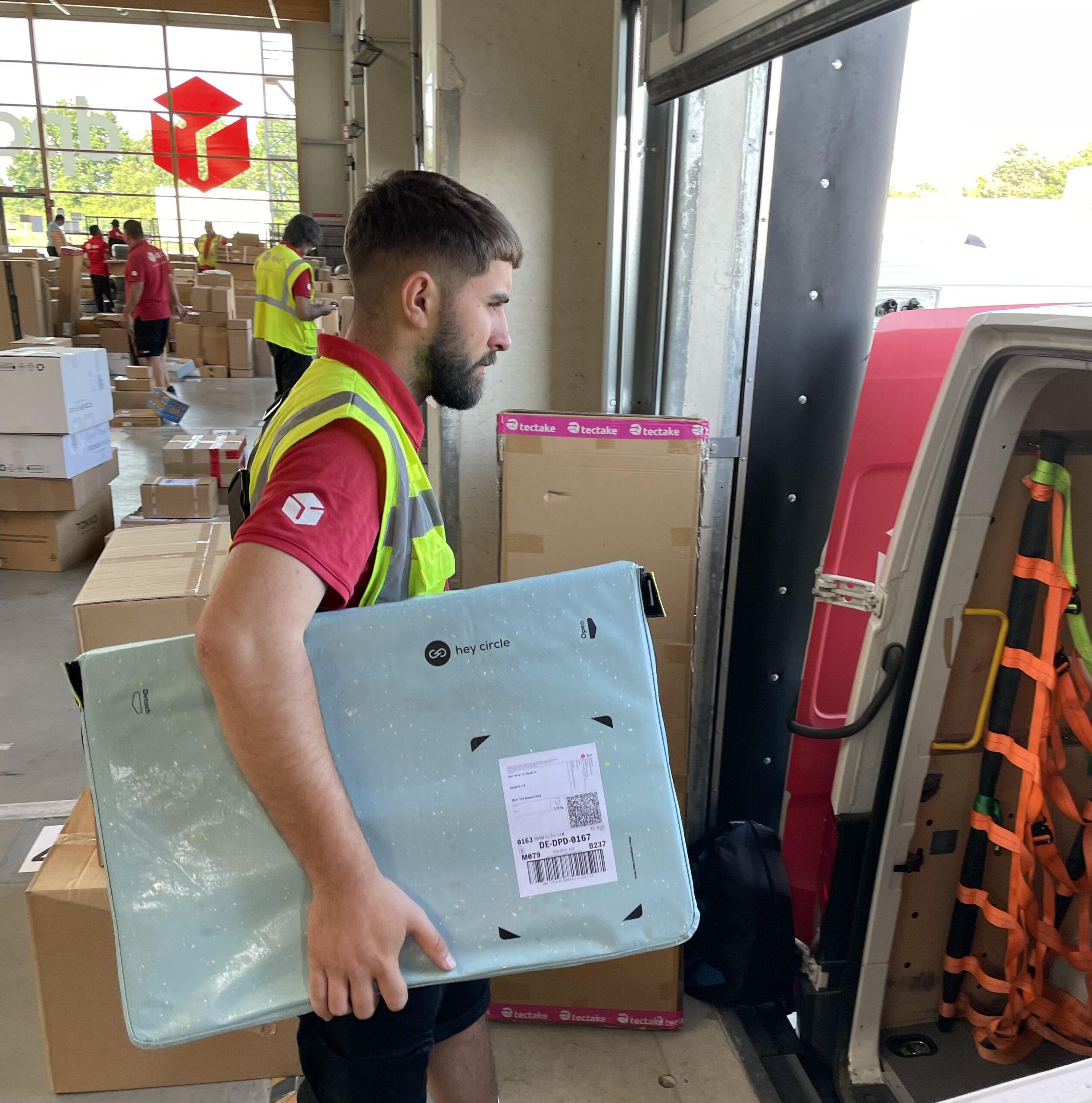 Sustainability at Geopost - We all share the same address